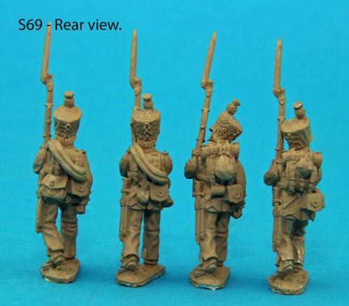 S69 - Saxon light infantry head turns and greatcoat rolls.