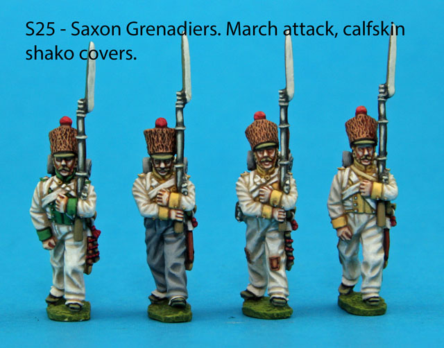 S25 – 4 Saxon grenadiers in march-attack poses. Calfskin shako covers.