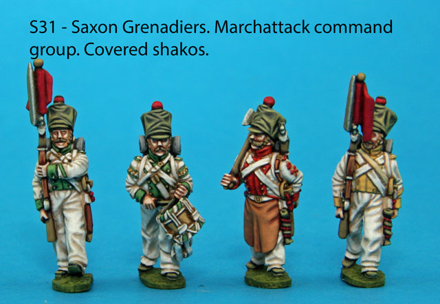 S31 - 4 Saxon grenadiers in march-attack poses. Covered shakos.